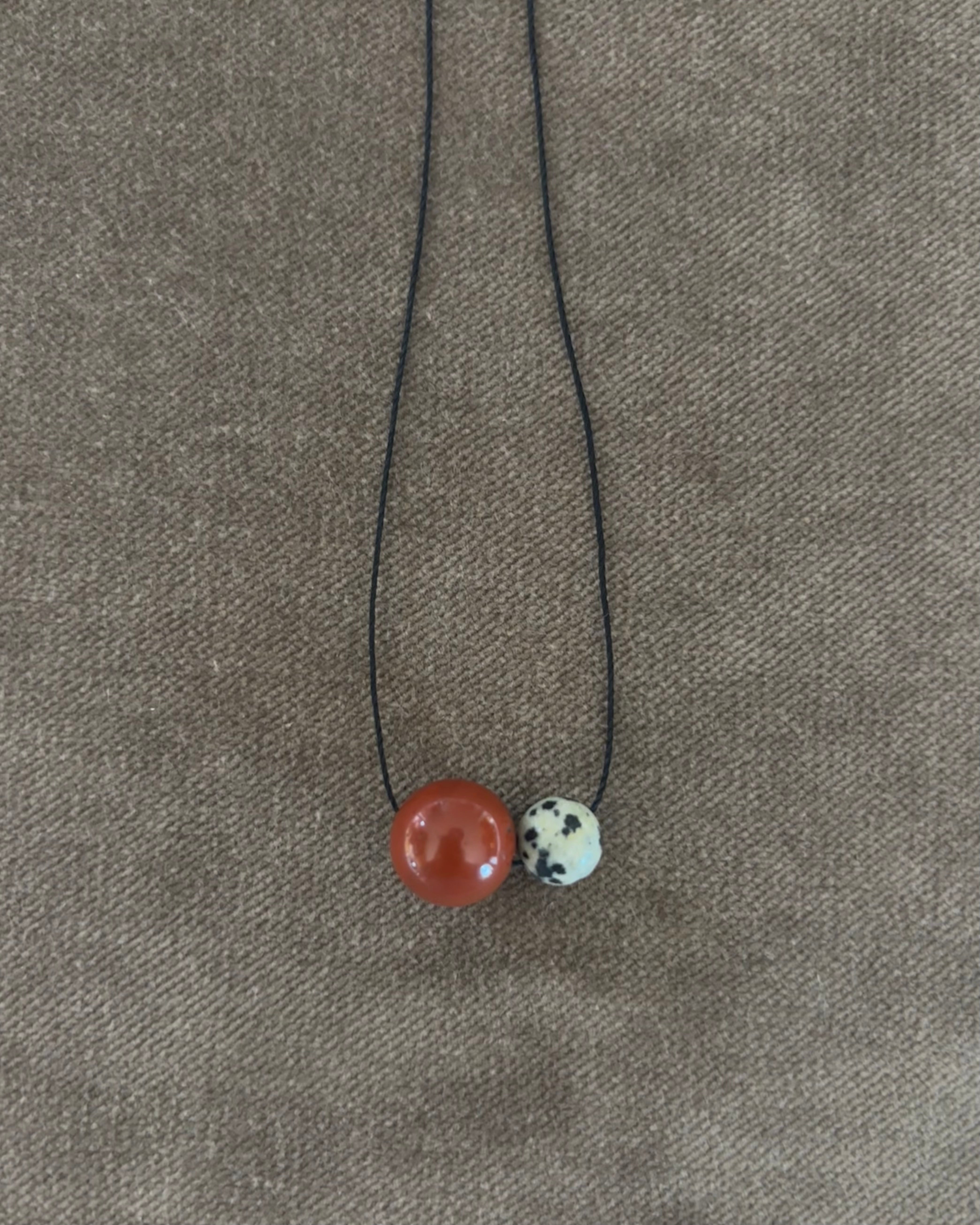 RED / DALMATIAN JASPER DOUBLE SPHERE NECKLACE 01 – Nuri Studios